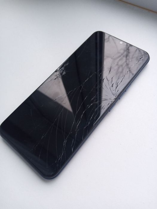 Tecno Spark 8C (KG5k) 4/128GB 2SIM Magnet Black: 1 800 грн. - Мобільні ...