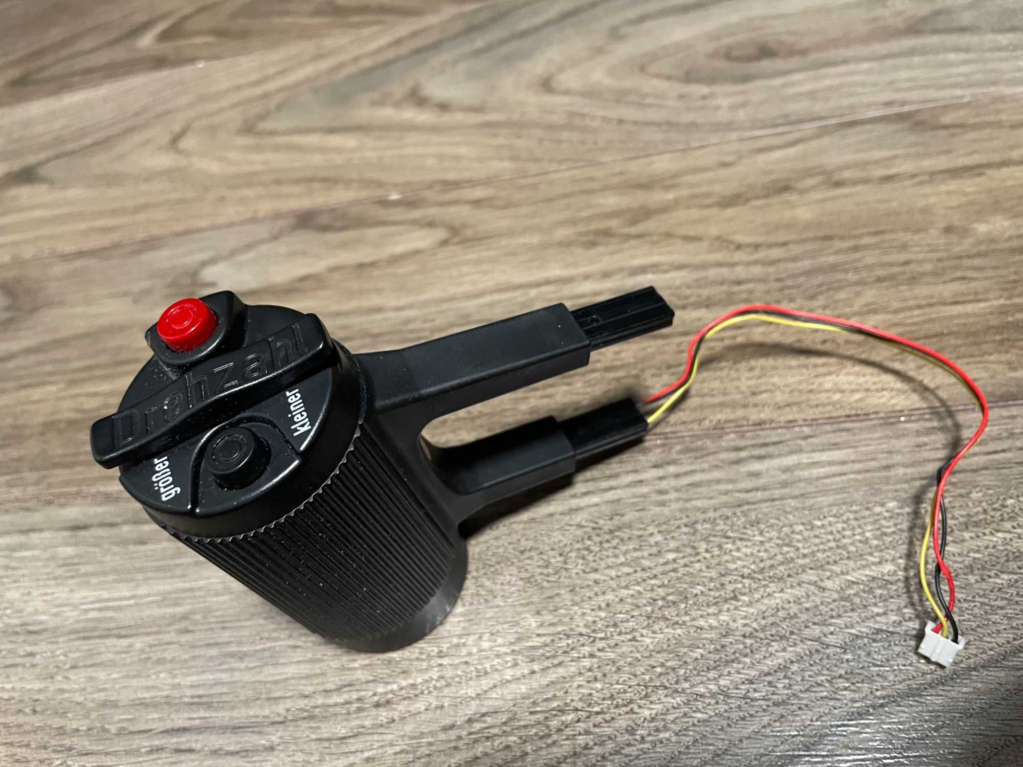 VKB Gladiator, THQ, Logitech Saitek Rudder, WWII zestaw HOTAS Joystick ... VKB Gladiator, THQ, Logitech Saitek Rudder, WWII zestaw HOTAS Joystick ...