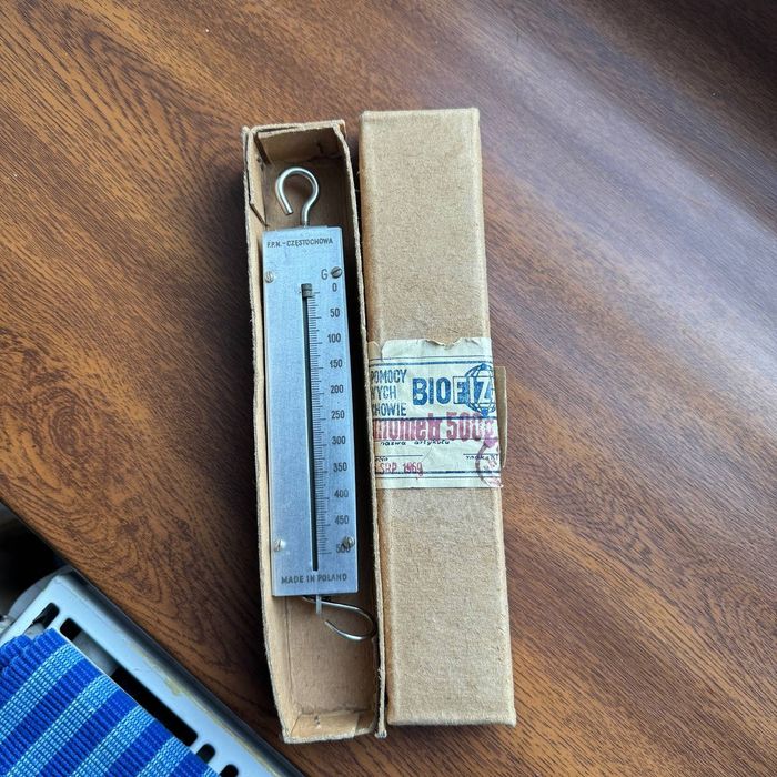 Waga ręczna PRL 1969 rok w oryginalnym opakowaniu Wleń • OLX.pl