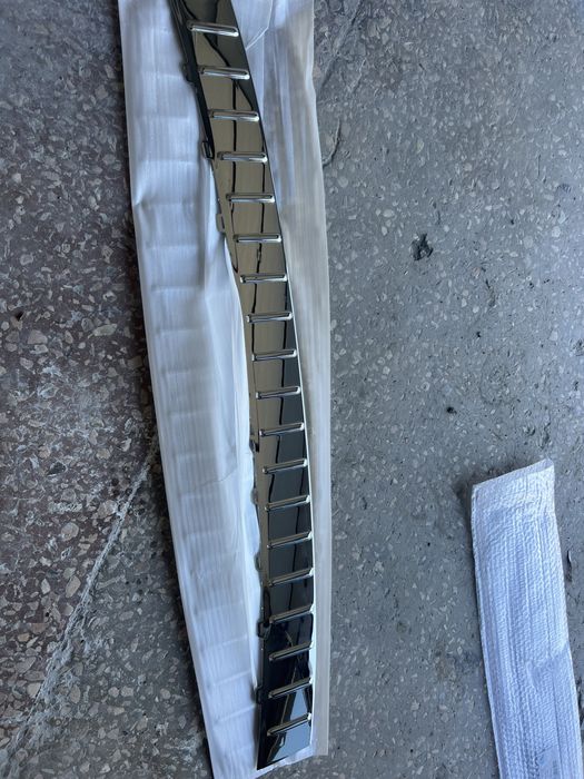 Накладка заднього бампера touareg no 2010 -2018 7P6807787A VAG: 1 999 ...