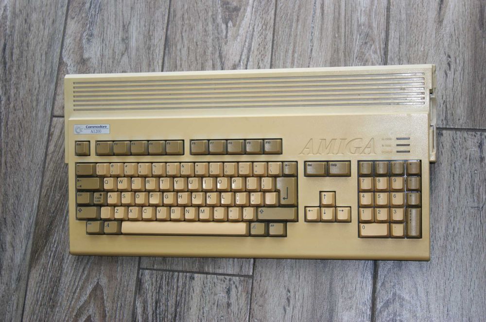Amiga 1200 z dyskiem twardym Mysłowice • OLX.pl