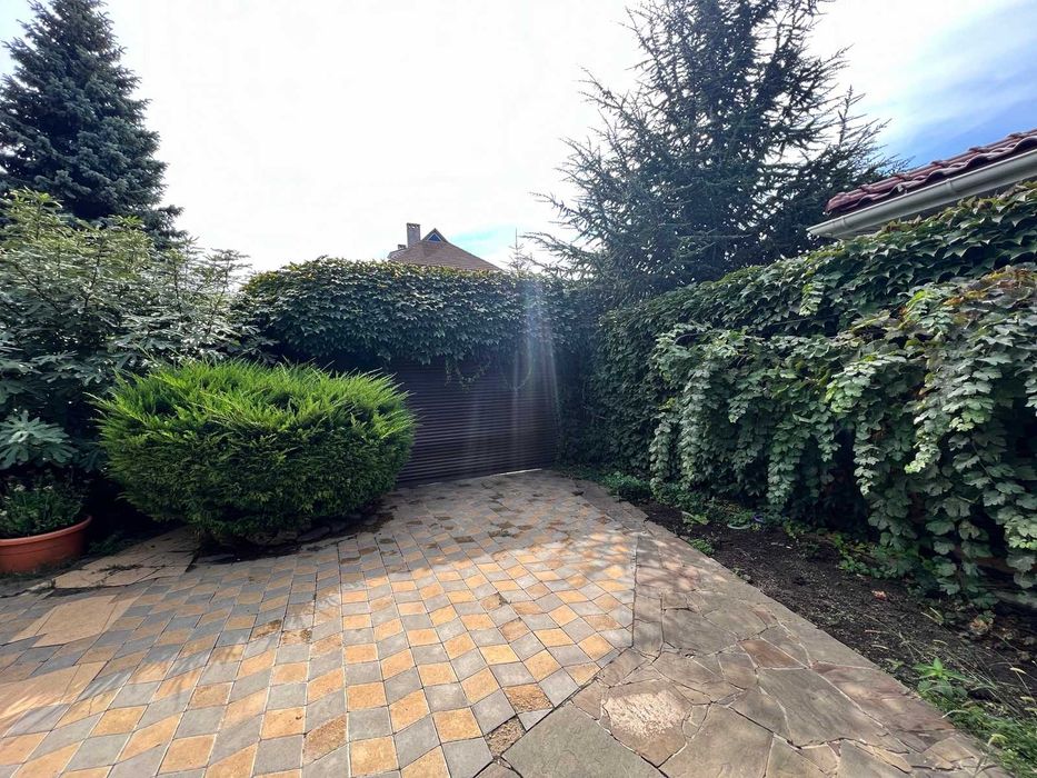 Дом в районе 13 ст.Б.Фонтана: 385 000 $ - Продаж будинків Одеса на Olx