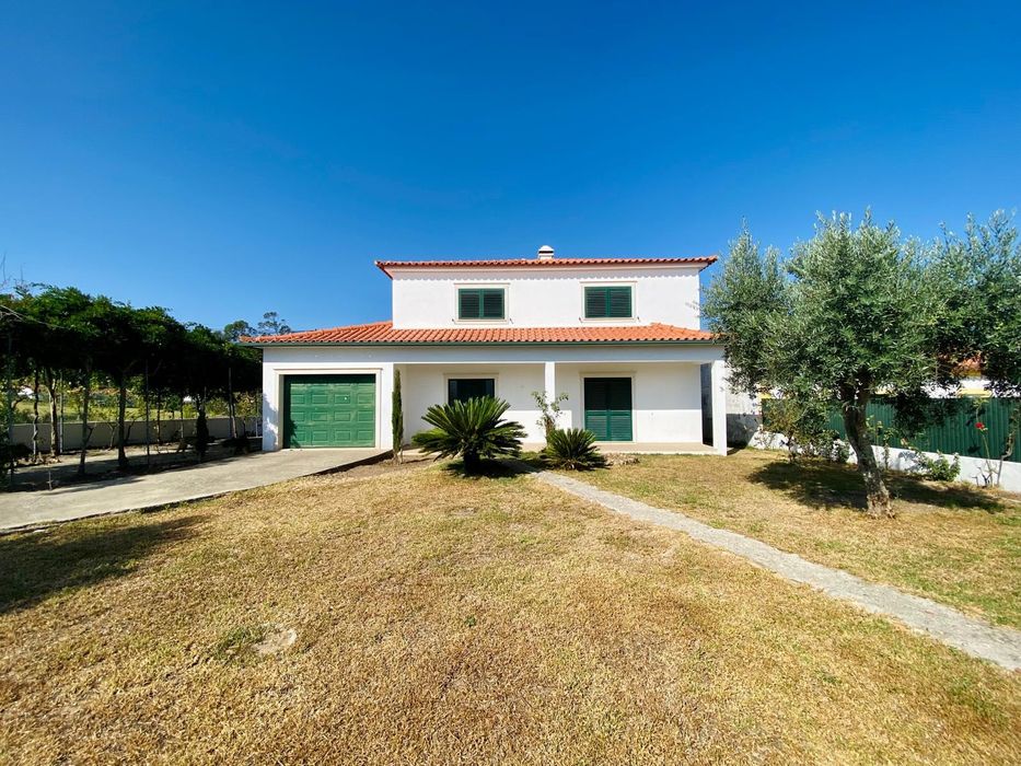 Moradia T2 com 3240m2 de terreno Santa Margarida da Coutada • OLX Portugal