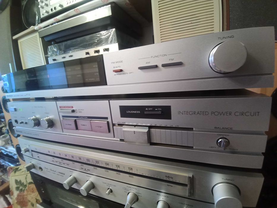 Підсилювач Hitachi HA-12 та тюнер Hitachi FT-12: 3 800 грн ...