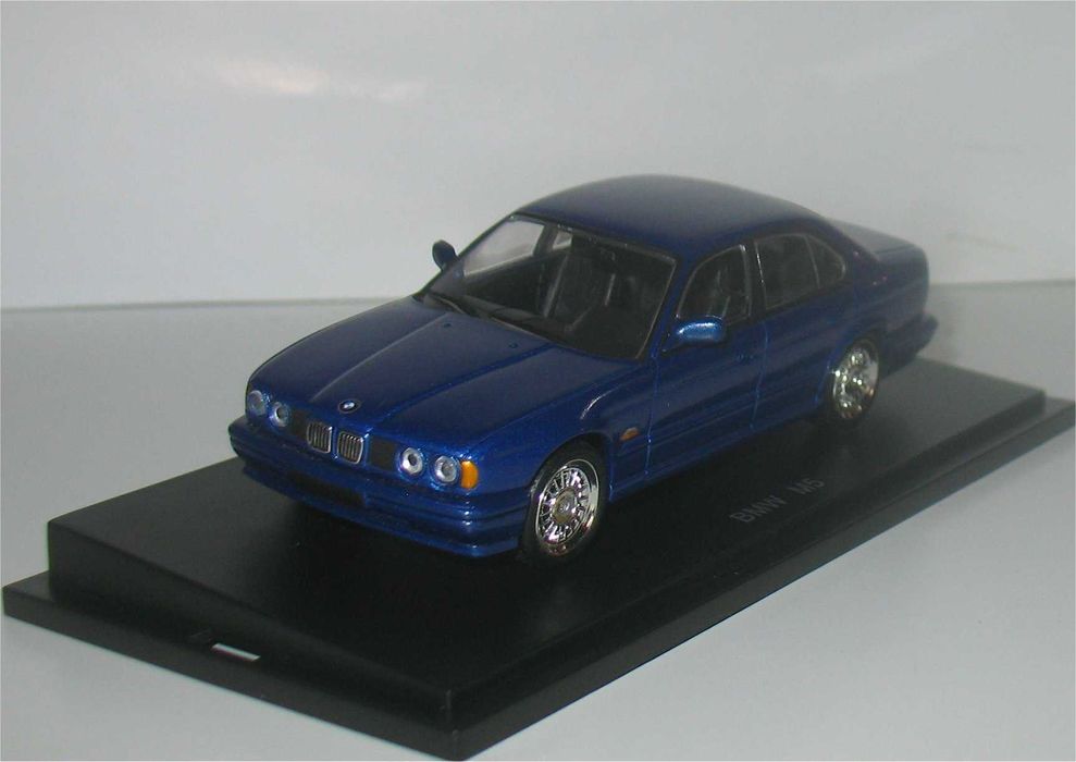 Eagle's Race/Universal Hobbies - BMW M5 (E34) Canidelo • OLX Portugal
