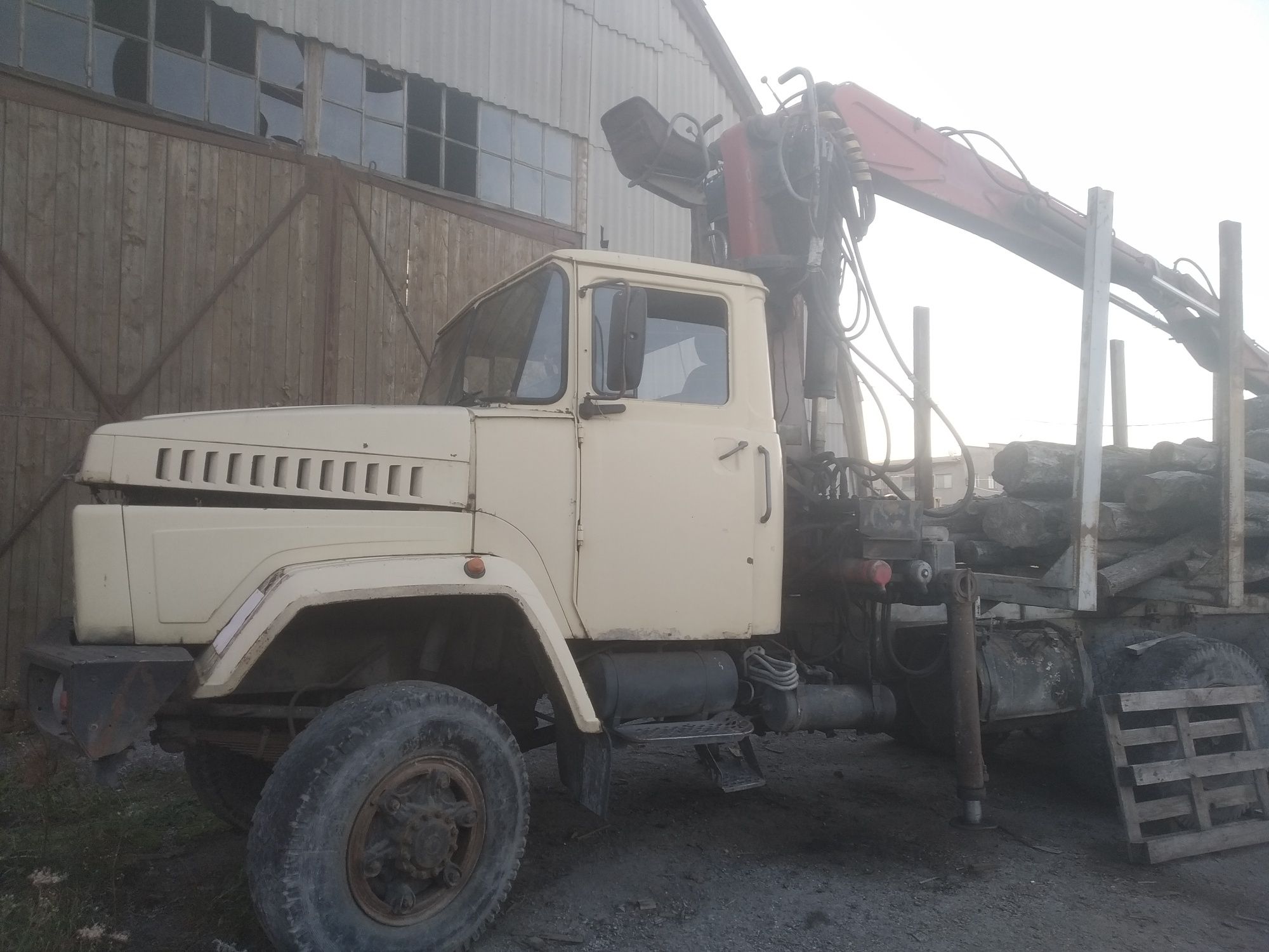 Лісовоз Краз-260: 15 500 $ - Вантажні автомобілі Радянське на Olx