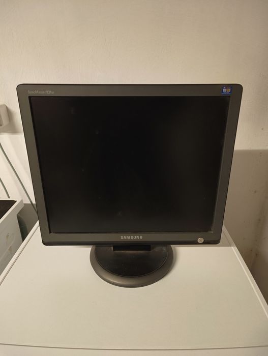 Monitor Samsung 19 cali Dziewki • OLX.pl