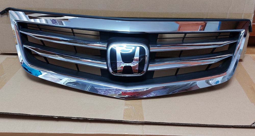 Решетка радиатора Honda accord 8. VIII. Хонда аккорд 8: 4 500 грн ...