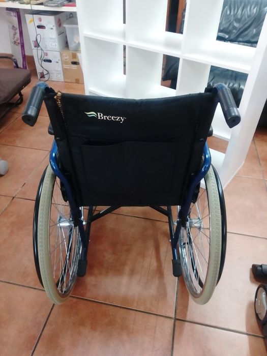 Cadeira de Rodas BREEZY (Óptimo Estado) Fermentões • OLX.pt