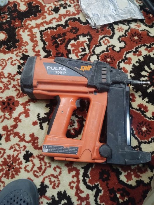 Пістолет монтажний Spit pulsa 700 вживаний робочий: 4 500 грн ...