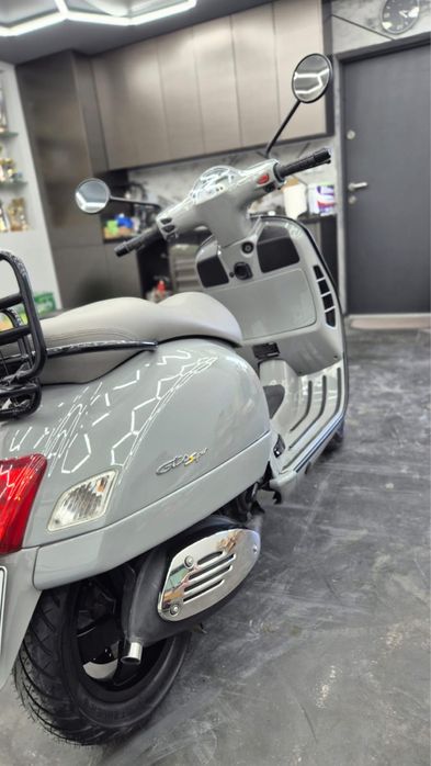 Vespa Gts 300 po serwisie , nowe opony, akumulator, tlumik, igla stan Tarnowskie Góry • OLX.pl