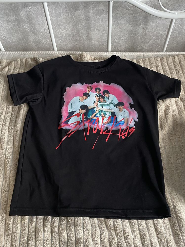 Футболка stray kids: 150 грн. - Одяг для дівчаток Луцьк на Olx