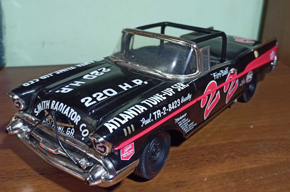 Ertl 1/18 Scale Diecast 7998 - 1957 Chevy Bel Air #22 - Black машинка ...