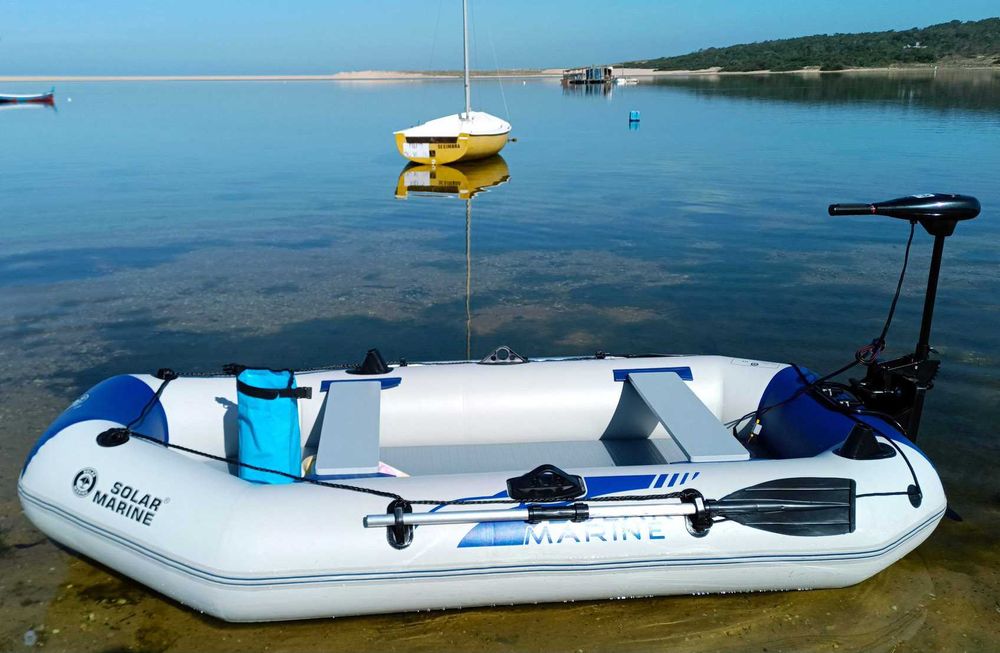 Barco Insuflável 2.60 cm com motor eléctrico 2Cv Quinta do Conde • OLX.pt