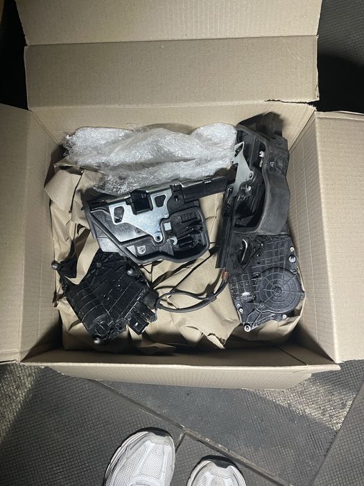 Дотяжки дверей на BMW 7 серії F01/F02: 10 000 грн. - Дверні замки та ...