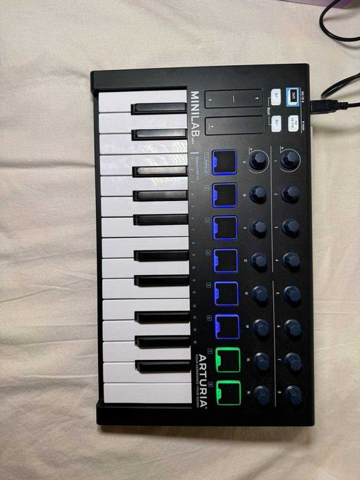 Arturia minilab mk2/ midi клавіатура/ midi контролер/ миди клавиатура ...