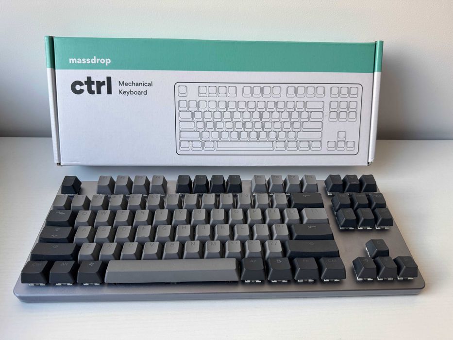 Teclado Mecânico Massdrop CTRL + Switches de Oferta Vila do Conde • OLX.pt