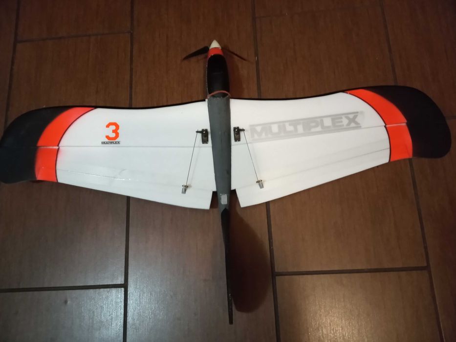 Szybowiec "Alula" RC wersja moto Radzionków • OLX.pl