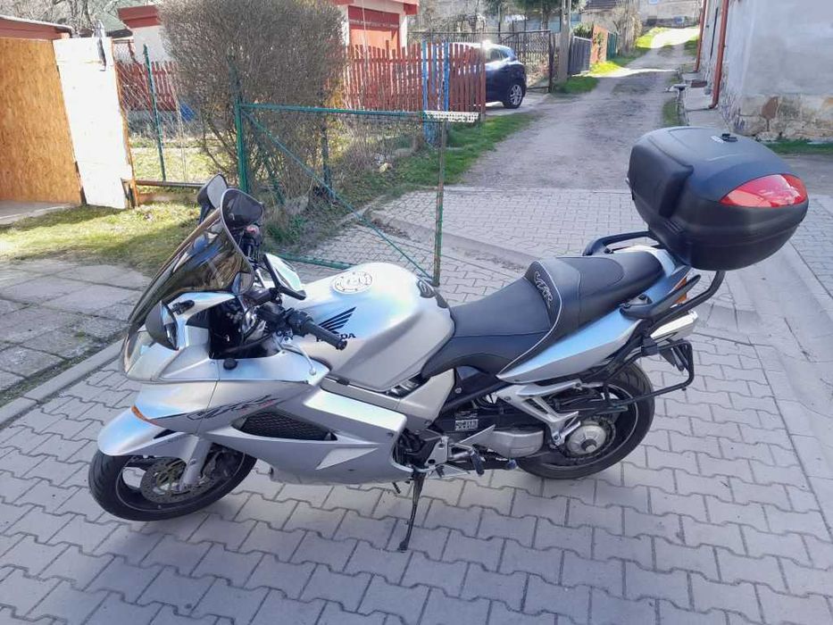Honda VFR 800 V-TEC Wałbrzych • OLX.pl