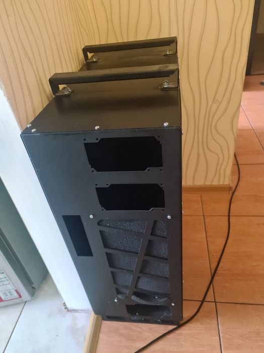 Корпус Donnager 8gpu: 1 600 грн. - Комплектуючі та запчастини Київ на Olx