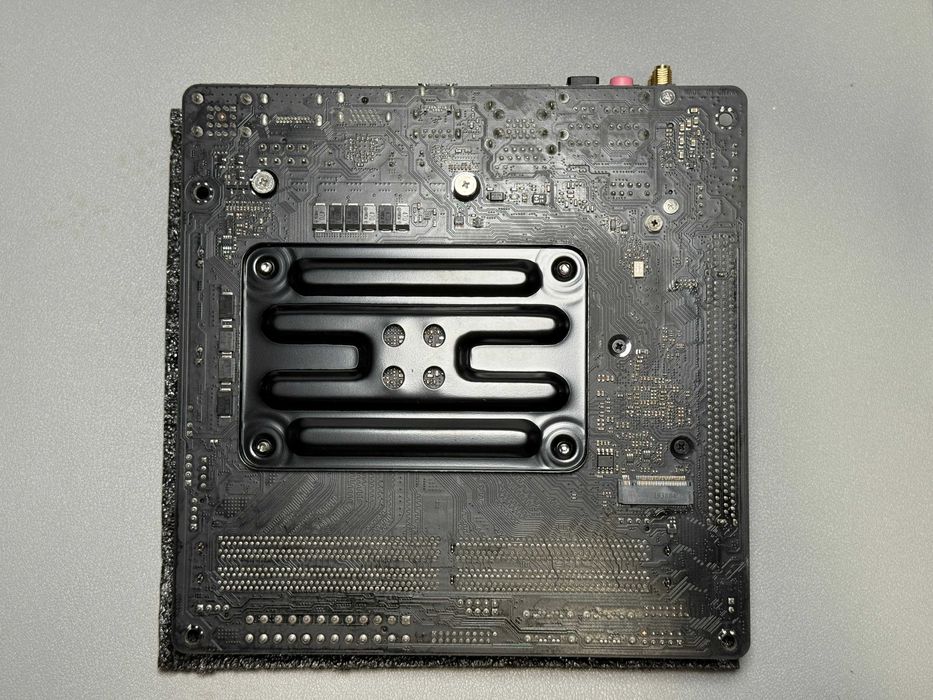 Материнська плата ASRock Fatal1ty B450 Gaming-ITX/ac AM4 B450 PCI-Ex16 ...