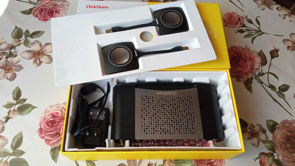 Barco ClickShare CSE-200 — система для презентаций с 2 кнопками: 7 000 ...