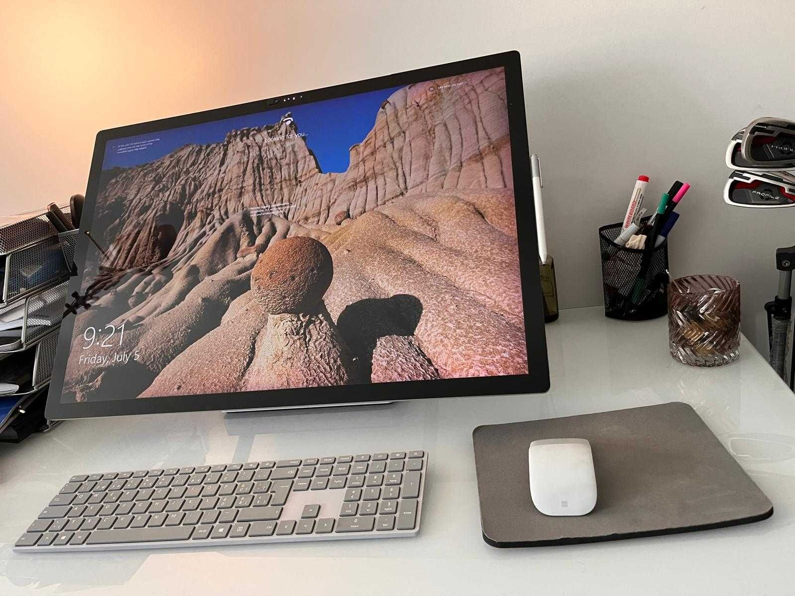 Microsoft Surface Studio (1st Gen) (Intel Core i7, 16GB RAM, 1TB) Campo ... Microsoft Surface Studio (1st Gen) (Intel Core i7, 16GB RAM, 1TB) Campo ...