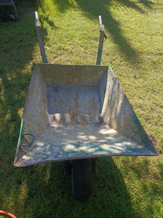 Taczka budowlana PRL Brzeziny • OLX.pl