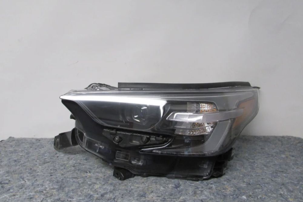 Фара левая и правая Subaru Legacy / Outback 2022, 2023: 750 $ - Передні ...