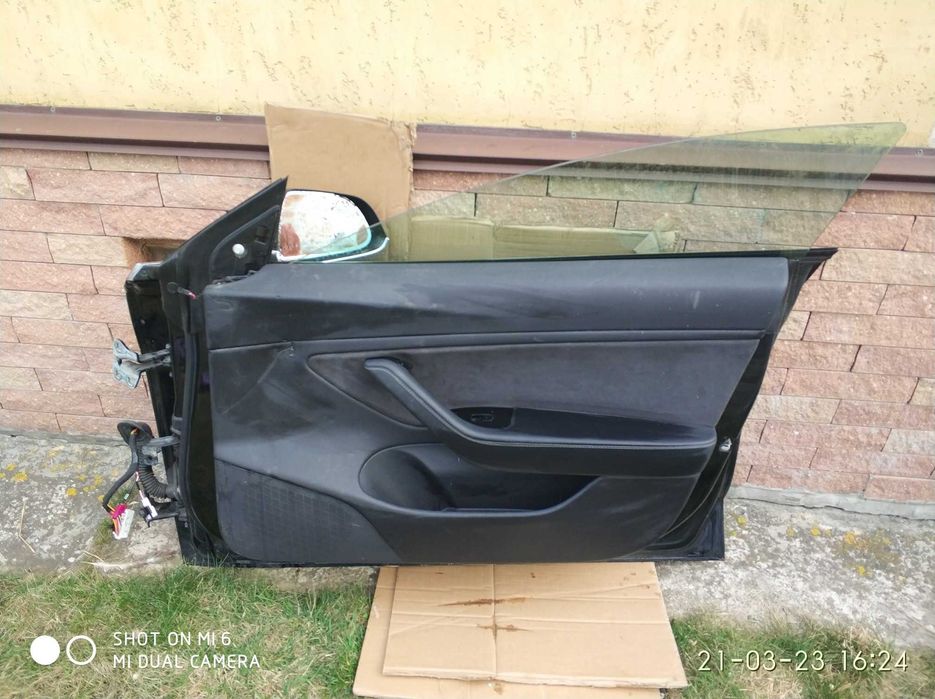 Tesla Model 3 DM LR, під розборку. Двері залізо, передні праві: 150 ...