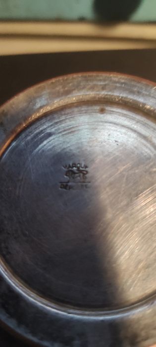 Caixa muito bonita e antiga Alcântara • OLX.pt