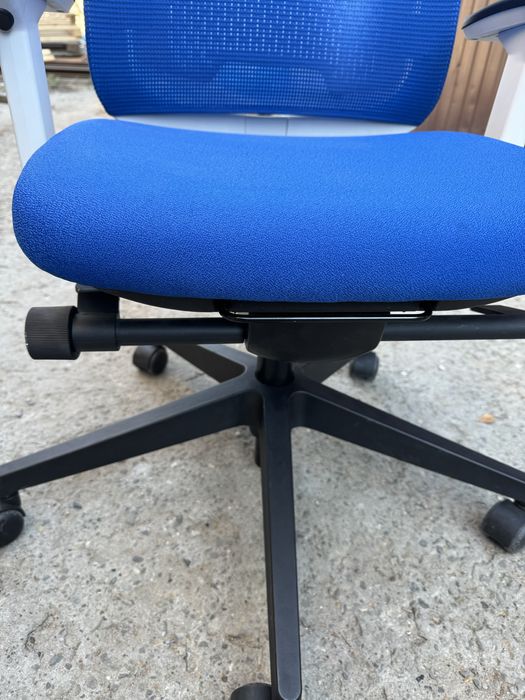 Fotel biurowy obrotowy firmy Steelcase - używane meble biurowe Jarosław ...