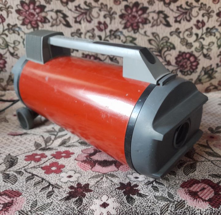 Пылесос Ракета 12А (под ремонт): 800 грн. - Пилососи Жовті Води на Olx