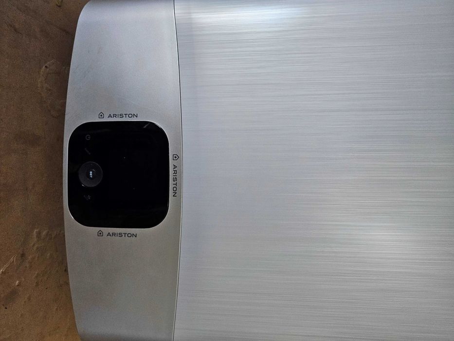 Elektryczny pojemnościowy ogrzewacz wody Ariston VLS EVO 100 ...