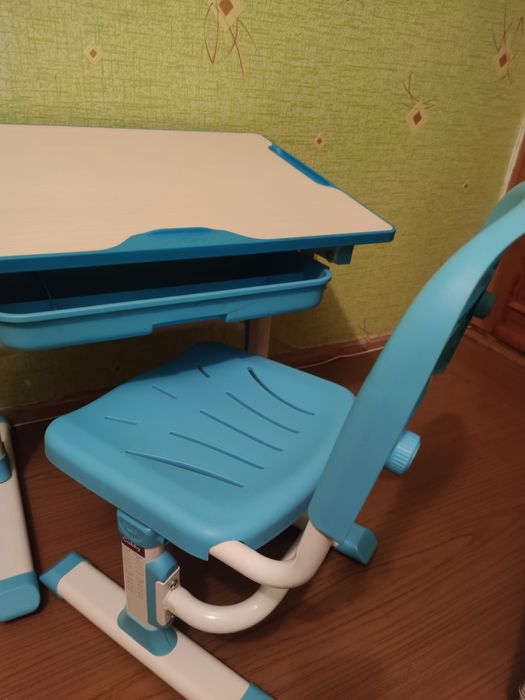 Парта трансформер зі стільчиком Cubby: 4 200 грн. - Дитячі меблі ...