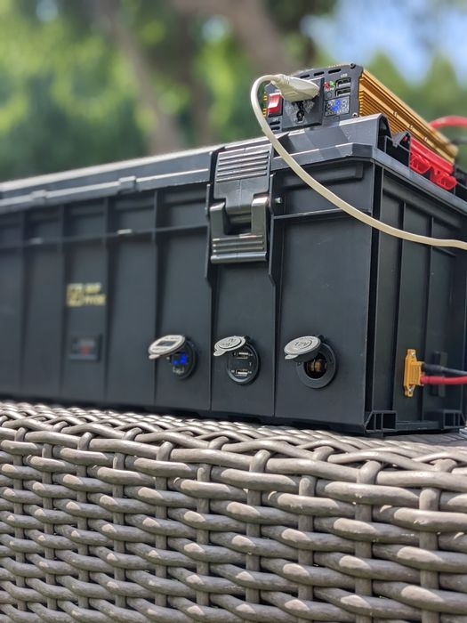 Зарядна станція Skif Pivden 2KWh: 39 000 грн. - Зарядні станції Київ на Olx