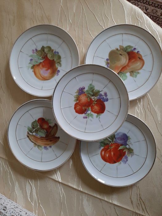 Talerzyki porcelana, deserowe z owocami PRL Łódź Polesie • OLX.pl