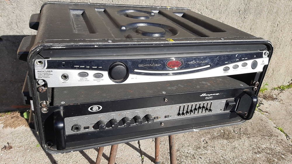 Ampeg B2R americano + Behringer Racktuner BTR 2000 + Rack 4u Marinha ...