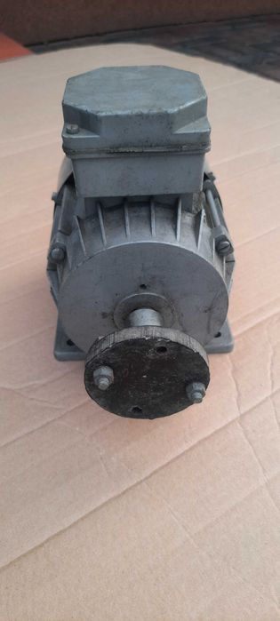 Silnik 3 fazowy BESEL Typ Sf 71-4A Niemodlin • OLX.pl