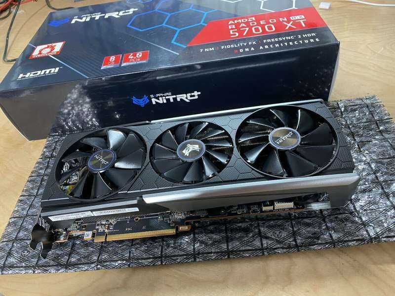 Видеокарта Radeon Sapphire RX5700 XT Nitro+ (память Micron): 6 666 грн. - Комплектуючі та ...
