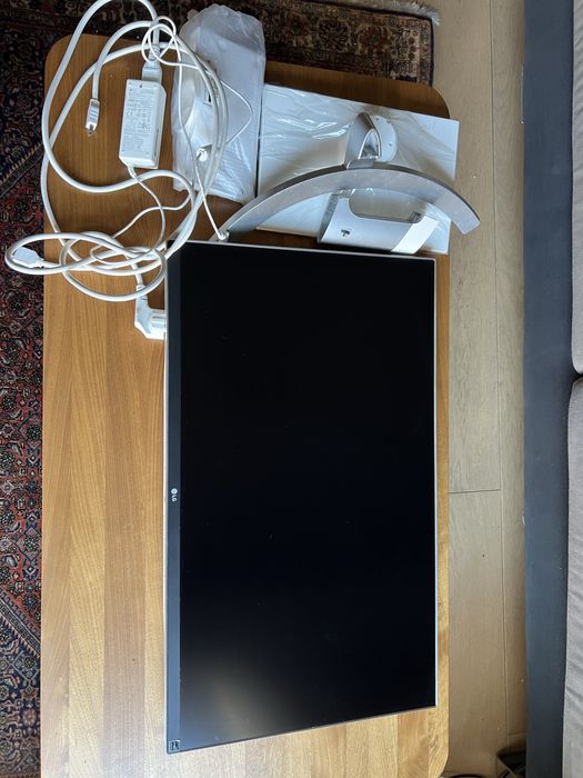 LG 27UD68-W monitor stan jak nowy Kraków Podgórze • OLX.pl