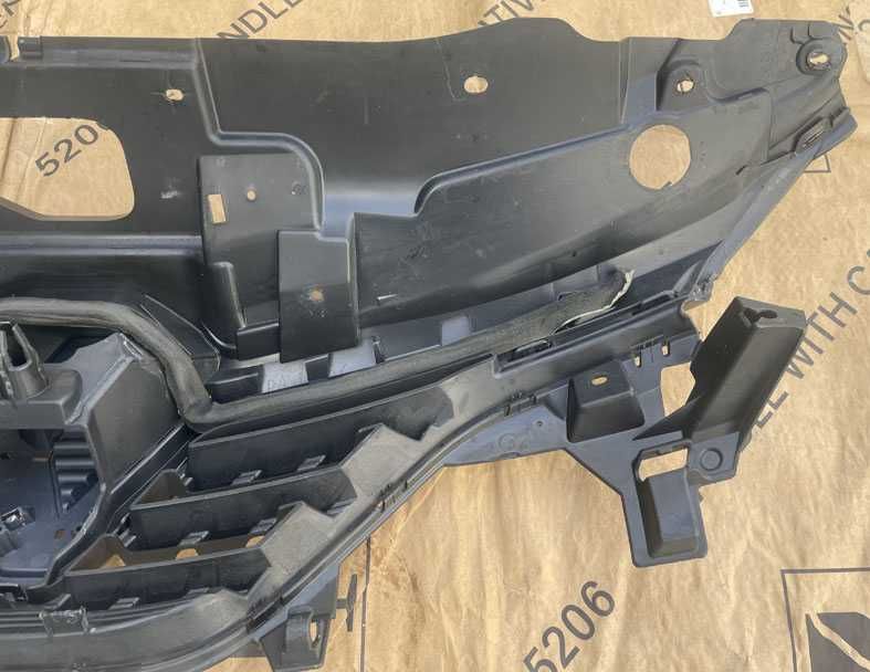 Grelha frontal renault clio 5 . fase 1 Almada • OLX.pt