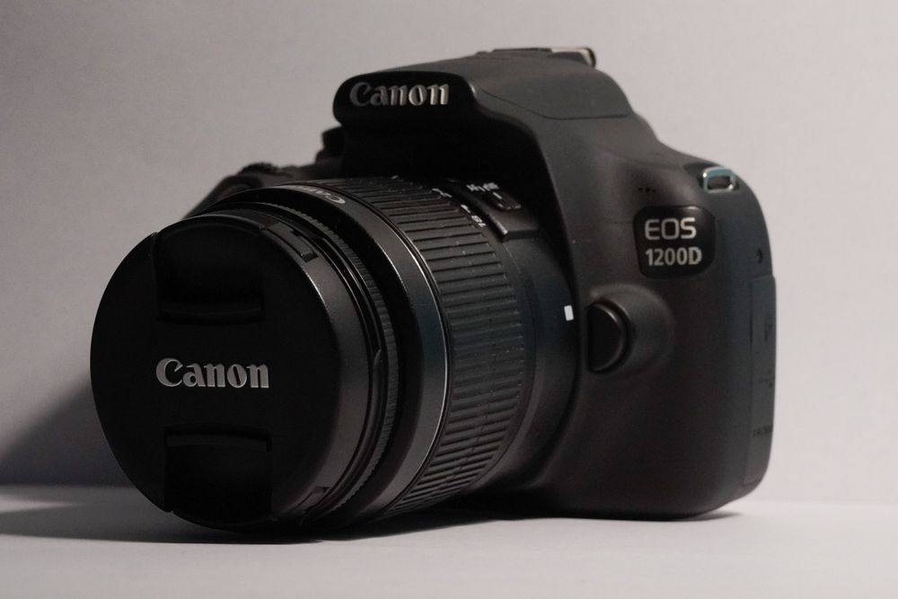 Canon 1200d + 18-55 f/3.5-5.6 III + inne akcesoria Nekla • OLX.pl