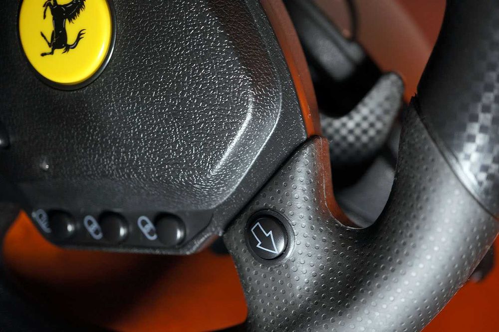 Thrustmaster Enzo Ferrari PC Algueirão-Mem Martins • OLX Portugal