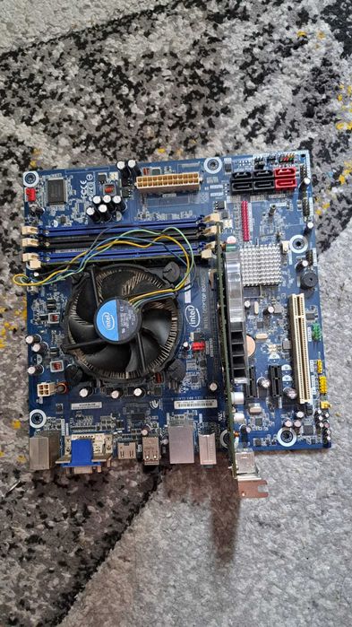 Intel Desktop Board dh55tc + procesor i5 + 4GB RAM + karta graficzna ...