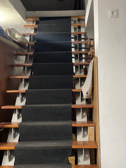 Escadas em ferro e madeira! Paredes • OLX.pt