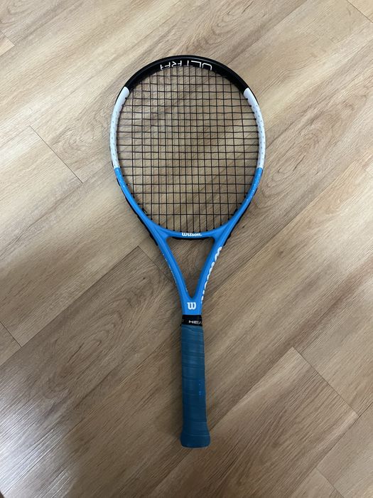 Тенісна ракетка Wilson Ultra: 2 500 грн. - Ігри з ракеткою Київ на Olx