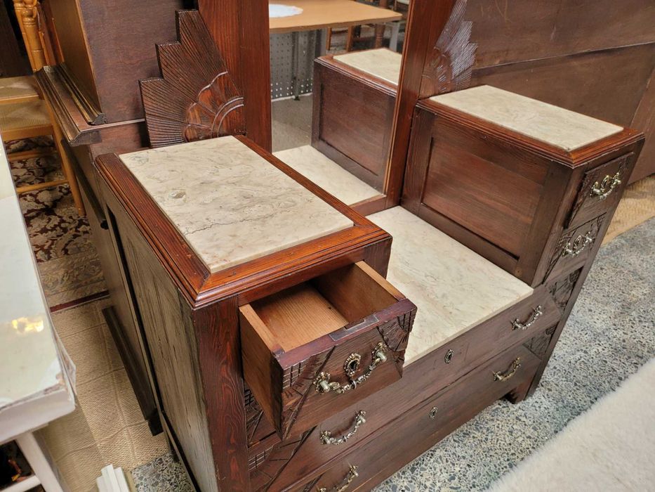 Pechiché antigo em madeira com tampos em pedra - Bom estado geral ...