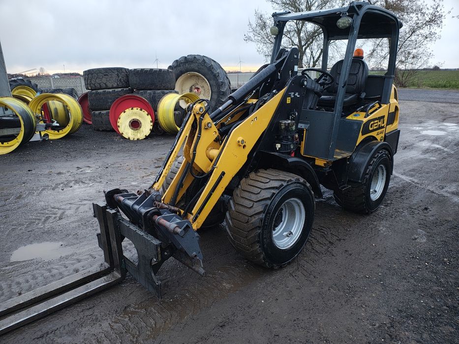 Miniładowarka Gehl al440 rok 2018 ładowarka euroramka centralne smarow ...