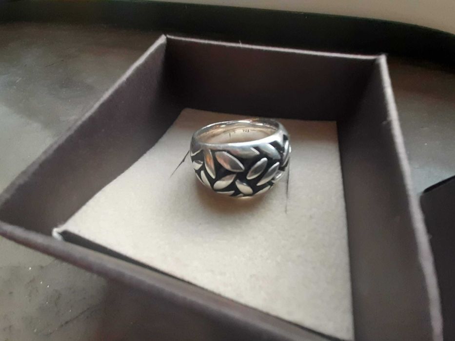 Anel prata contrastada, estado Novo Cascais • OLX.pt